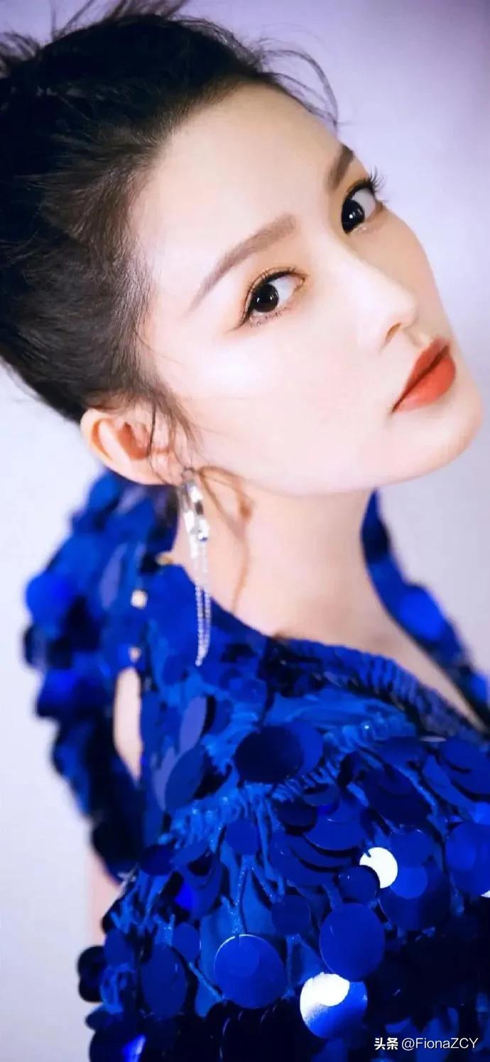 Li Qin's appearance and figure coexist, so beautiful - iMedia
