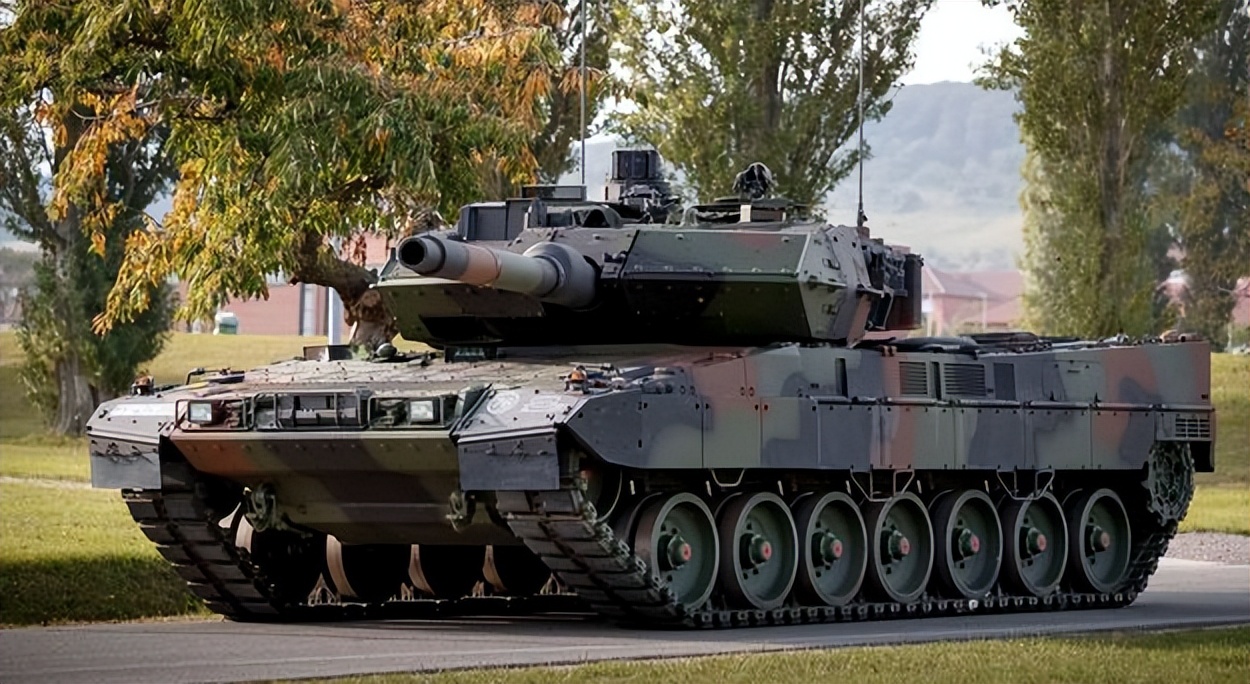 Early morning news on June 13: Chinese armored vehicles appeared in ...