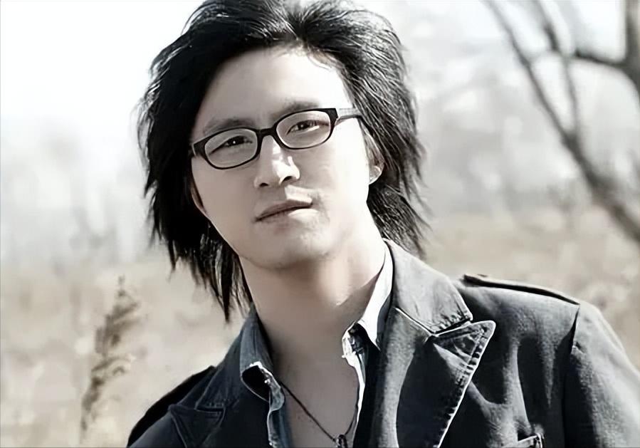 Junzi: After being cheated by Gao Xiaosong, Wang Feng broke up with her, and at the age of 27 ...