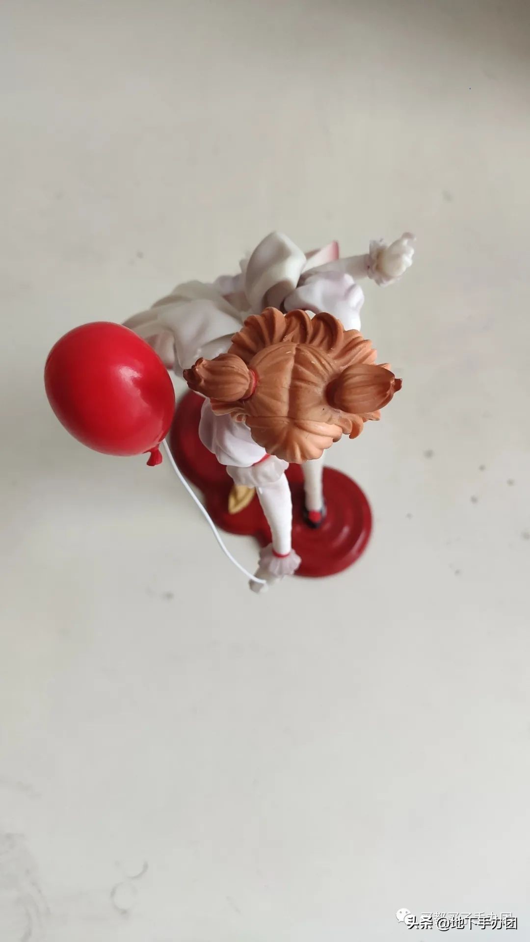 "The Clown Back" female version of the clown Pennywise - iNEWS