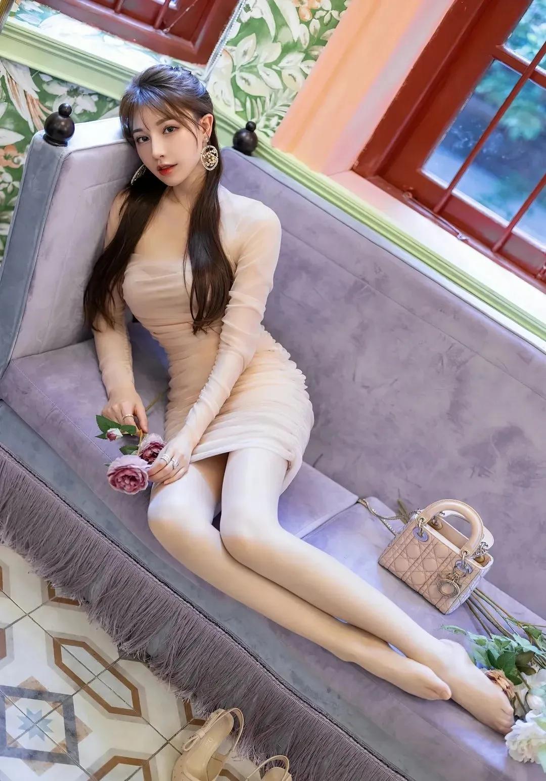 Liu Yining, a natural beauty - iNEWS