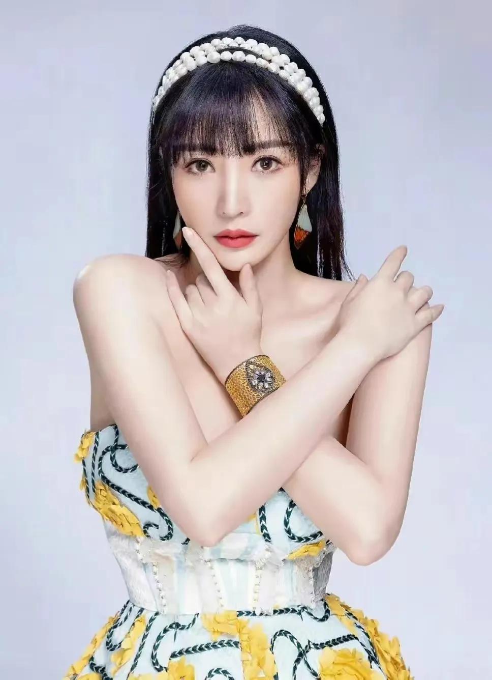 Liu Yan, Tao Hong - iNEWS