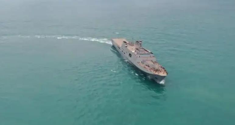 Elephant Island launched: Type 071ET dock landing ship, becoming the ...