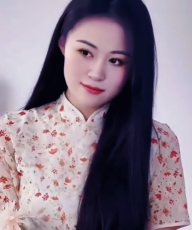 Chen Meng wore a cheongsam to take a pregnancy photo, and she gained a lot of weight, and there ...