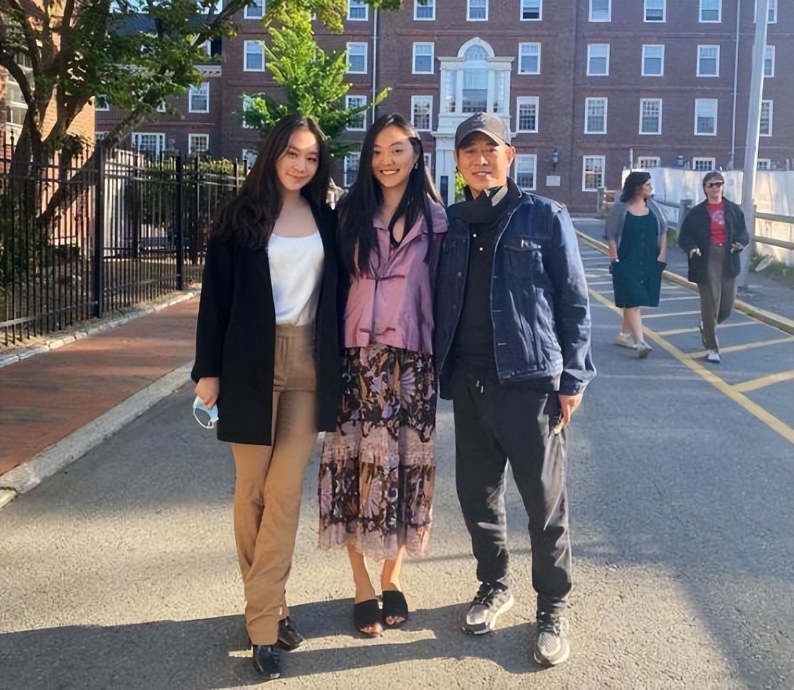 Jet Li was revealed to have settled in Europe. He was much younger, but ...