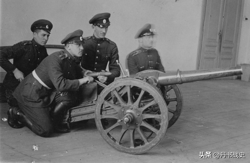 Fortress artillery changed to field artillery, Romanian "Gruson ...