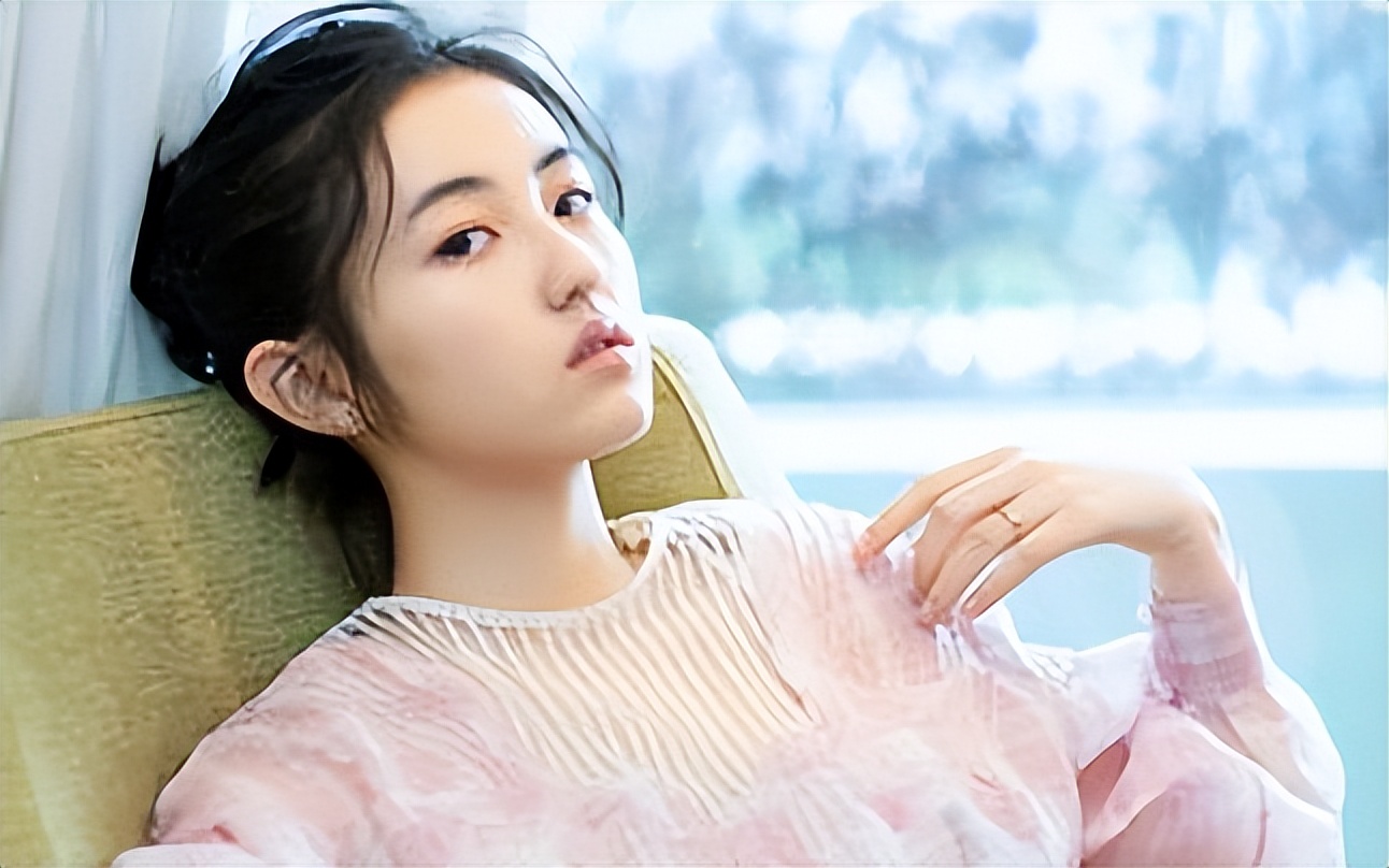 After Chen Xiaoxu, the most suitable person to play Lin Daiyu is Zhang Zifeng. What do you think ...