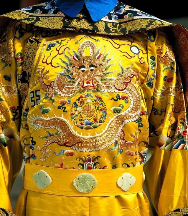 The ancient emperor's dragon robe cannot be washed, what should I do if ...