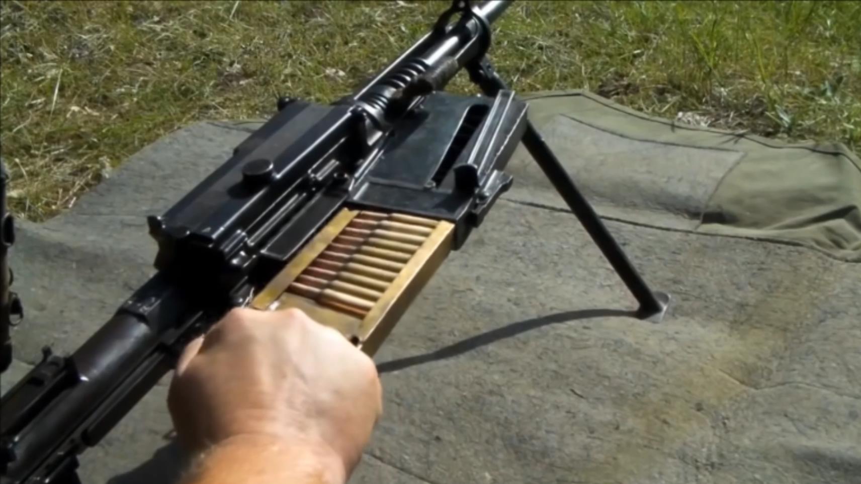 Have you ever seen a machine gun that can't see the shell casing after ...