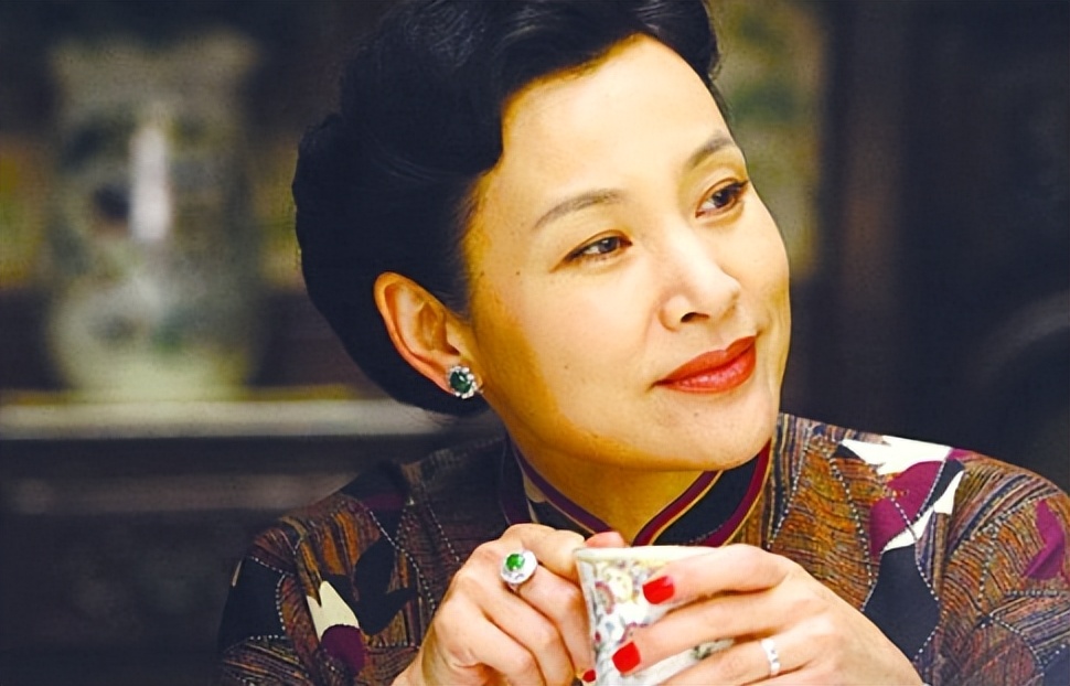 Chen Chong had a miscarriage and was unable to bear children. After ...