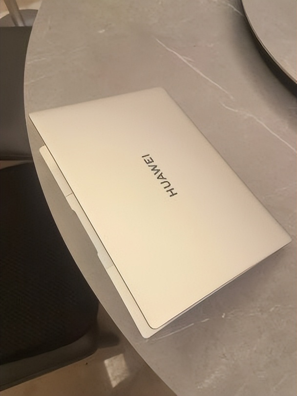 Business office and thin and portable, Huawei notebook computer ...