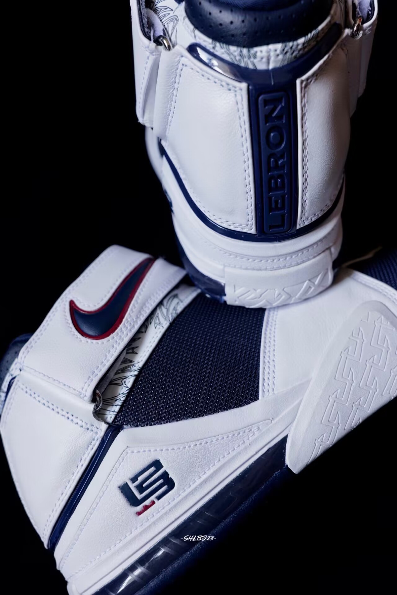 LeBron 2 midnight blue - iMedia