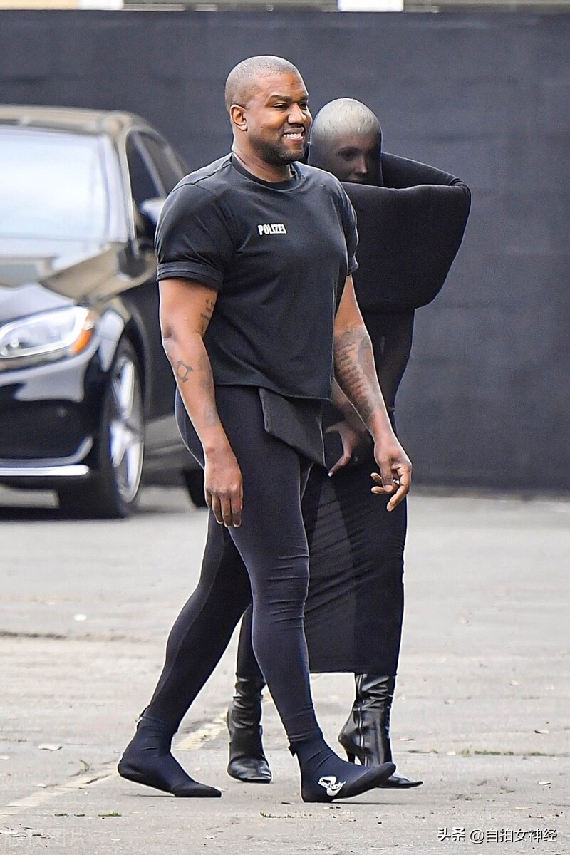 Kanye West, wife and son appear on the streets of Los Angeles - iMedia