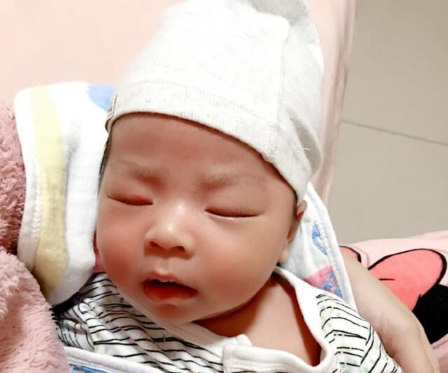 Why do most newborns have single eyelids?There are 3 reasons - iNEWS