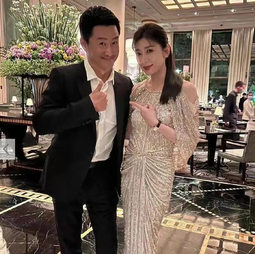Photos of Wu Jing and Jia Jingwen holding hands in the same frame were ...