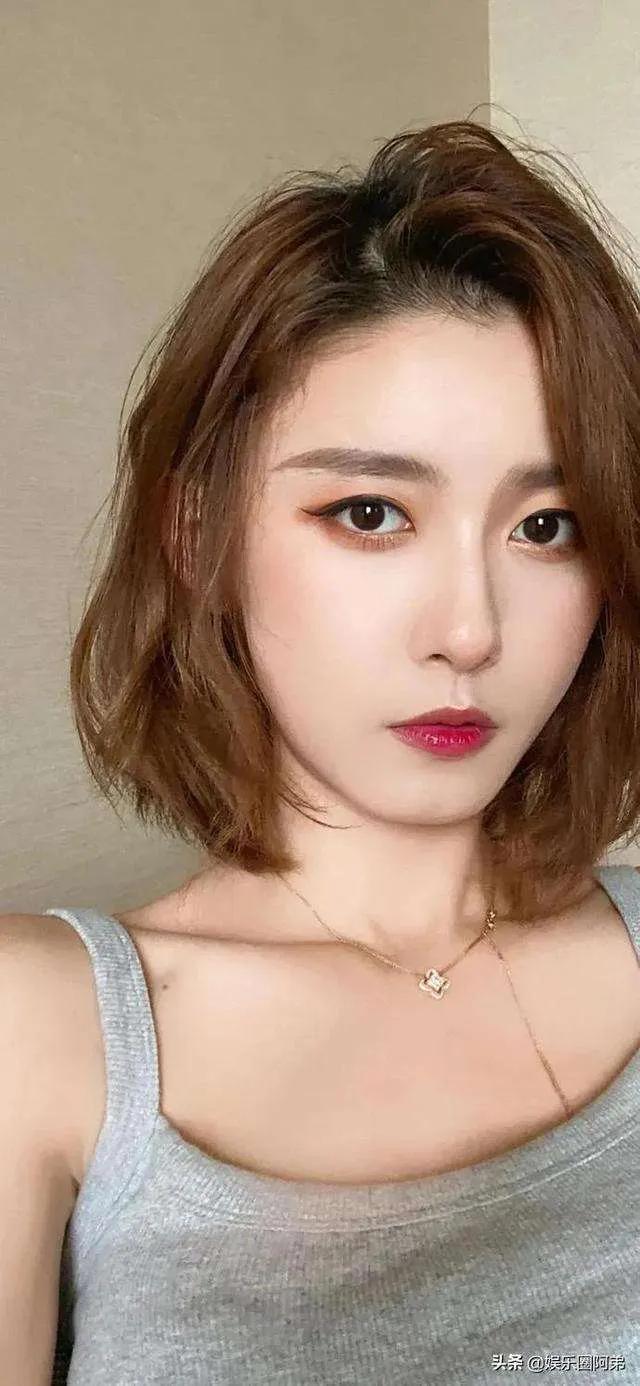 Nie Xiaoyu: Internet celebrity beauty with explosive appearance - iNEWS