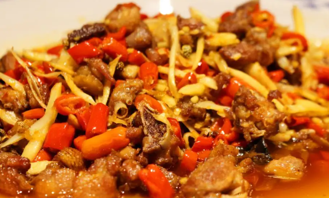 Have you learned this Sichuan-style ginger duck with rice and wine? - iNEWS