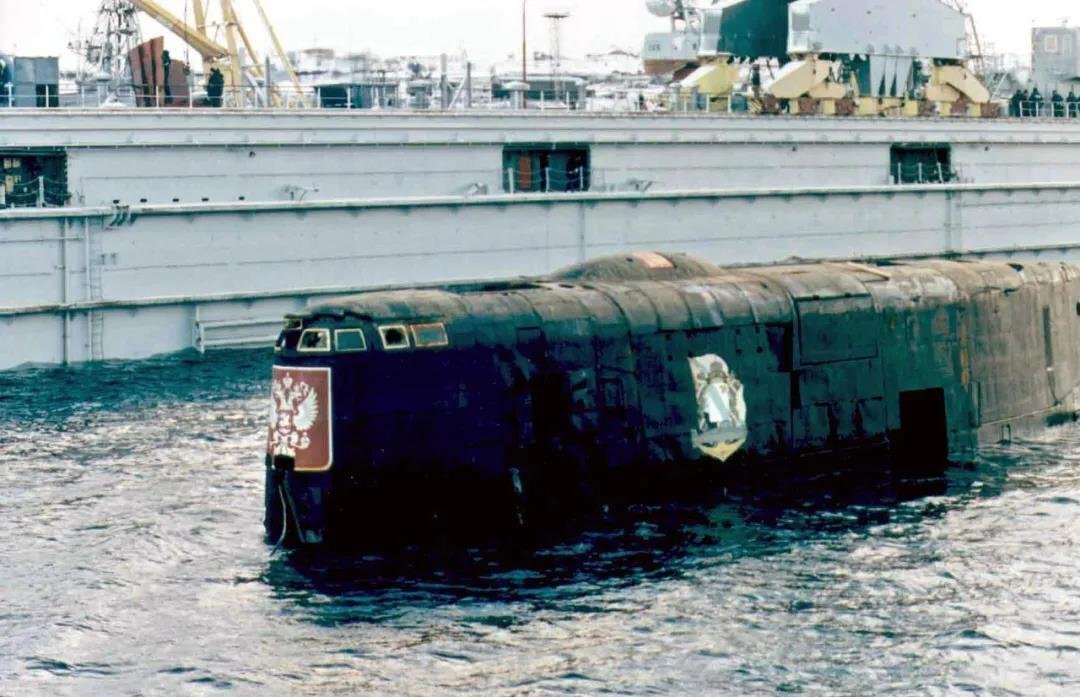 The tragic submarine accident: 118 officers and soldiers were crushed ...