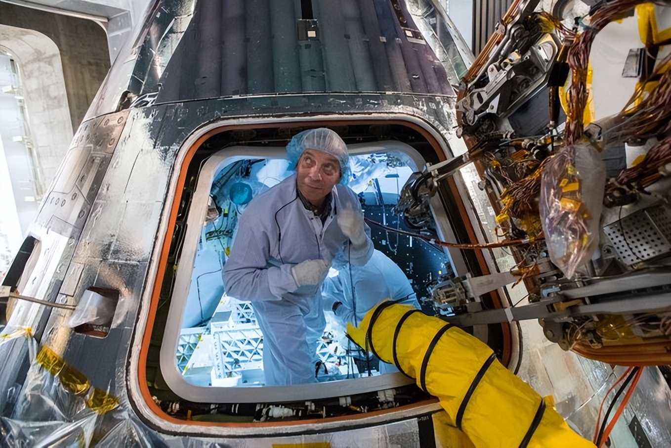 NASA begins inspection of Orion spacecraft just returned from the moon ...