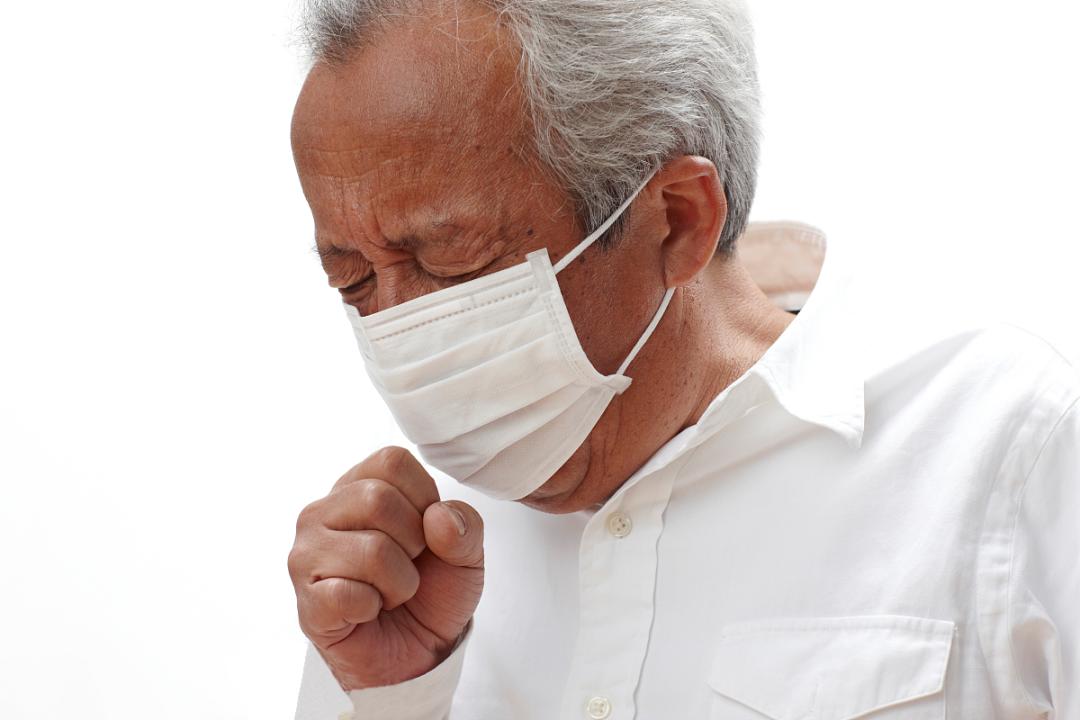 Phlegm is a signal of lung health. What do coughing up black phlegm ...