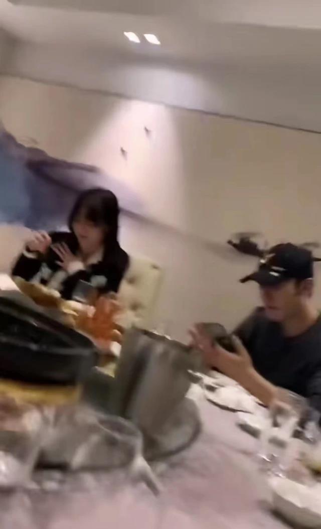 Suspected to have dinner with Huang Xiaoming, Ye Ke issued a document ...