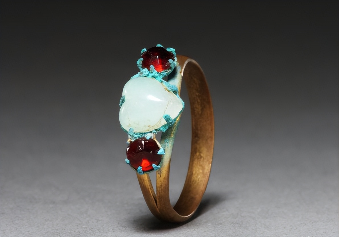 The cultural influence of ancient rings in different periods - iNEWS