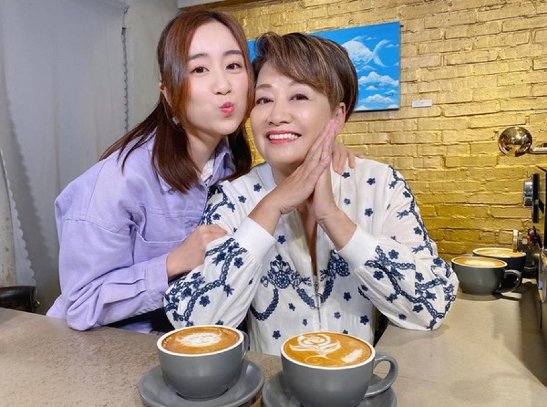 The old drama bone Lin Jianming suddenly took a photo of a beautiful ...