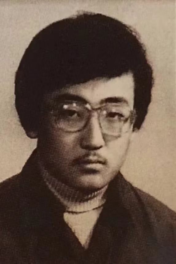 Dou Wentao has a wretched face when he smiles, but few people can see ...