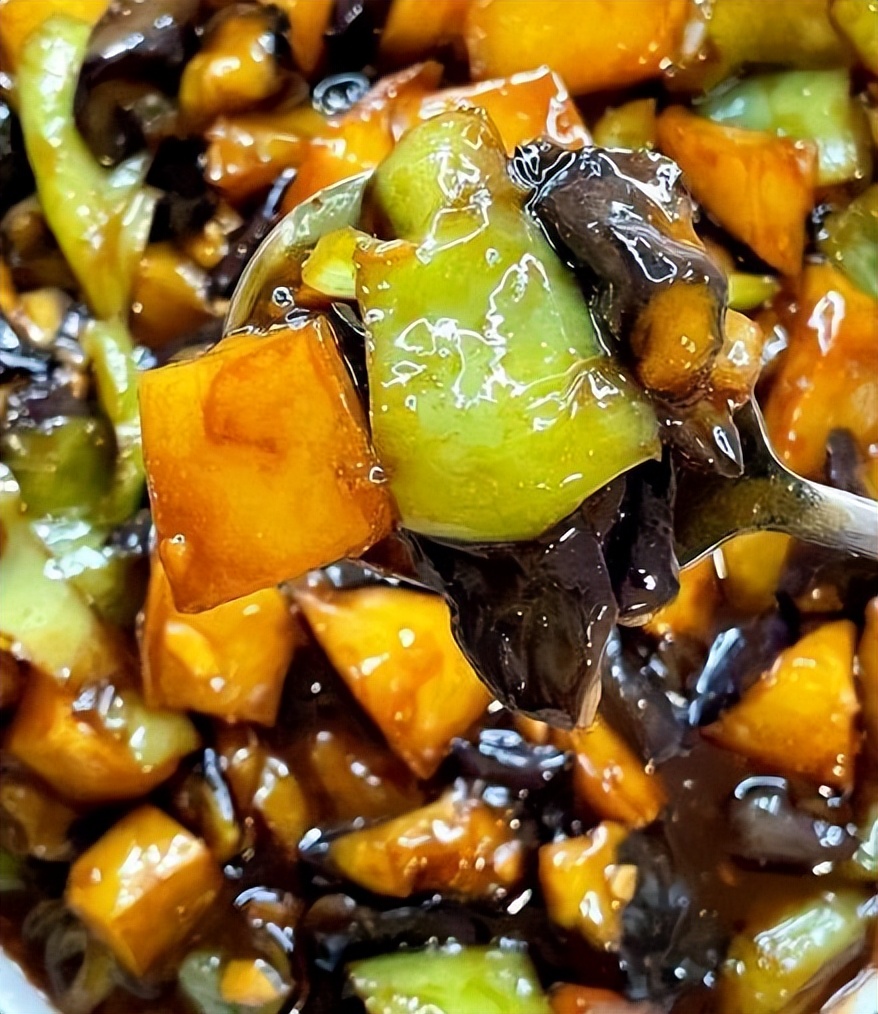 Di Sanxian is a home-cooked method. It can taste like a restaurant ...