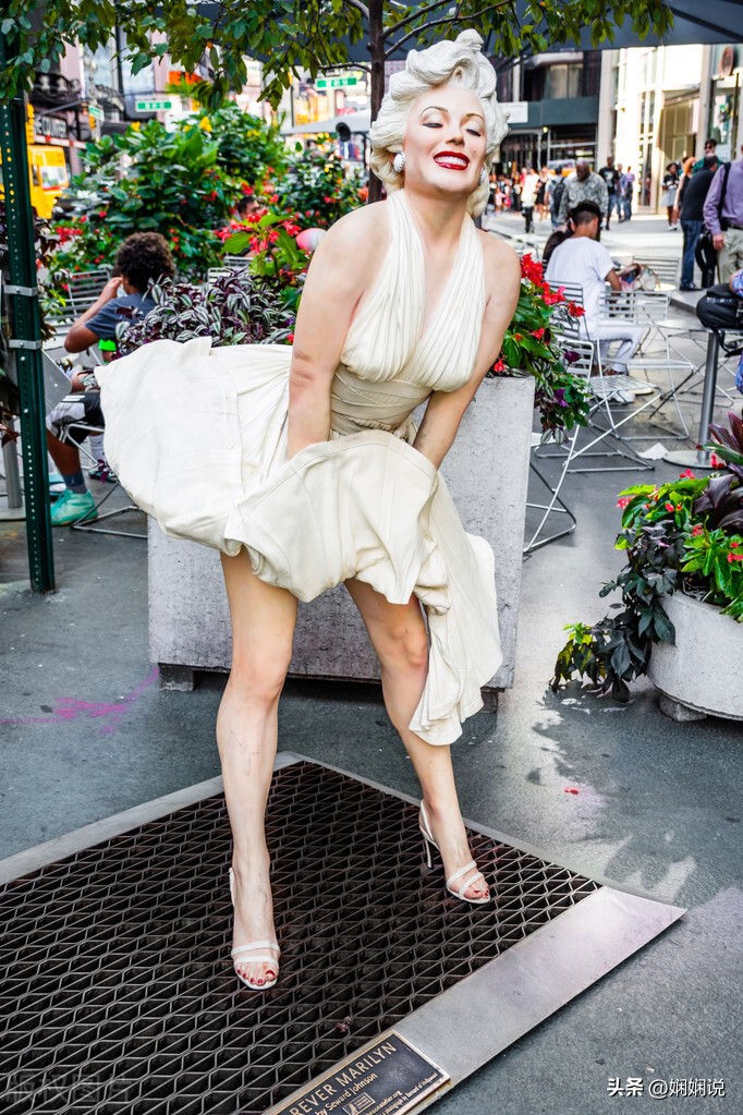 Marilyn Monroe Behind The Sexy What Kind Of Tragic Life Is Hidden Imedia