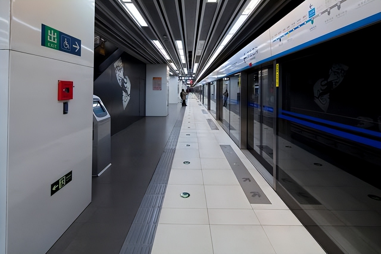 Why does China have to go through security checks when entering and ...