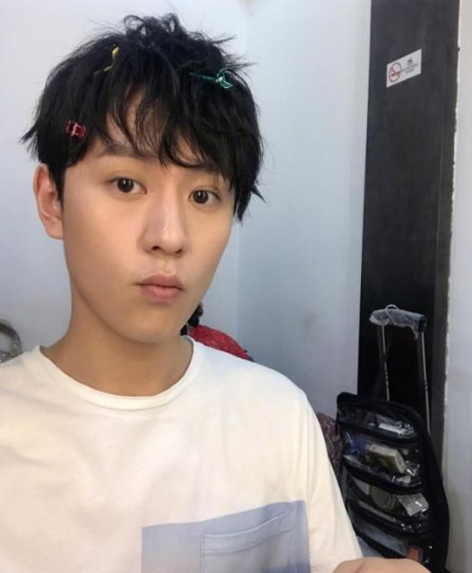 Qin Junjie and Mao Xiaohui's relationship was exposed. They held hands and returned to the hotel ...