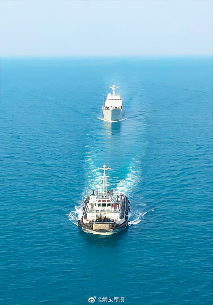 let's go! Watching the sea training of a service ship brigade of the ...