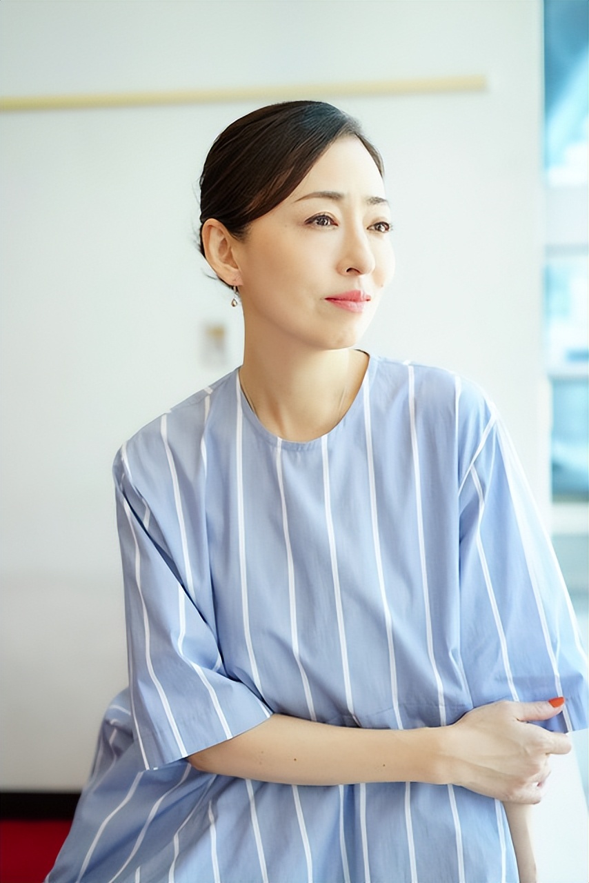 The beautiful trajectory of Japan's 50-year-old beauty witch and movie ...