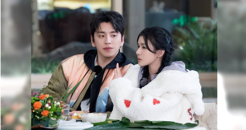 Wang Dalu and Cai Zhuoyi show off their affection in a high-profile ...