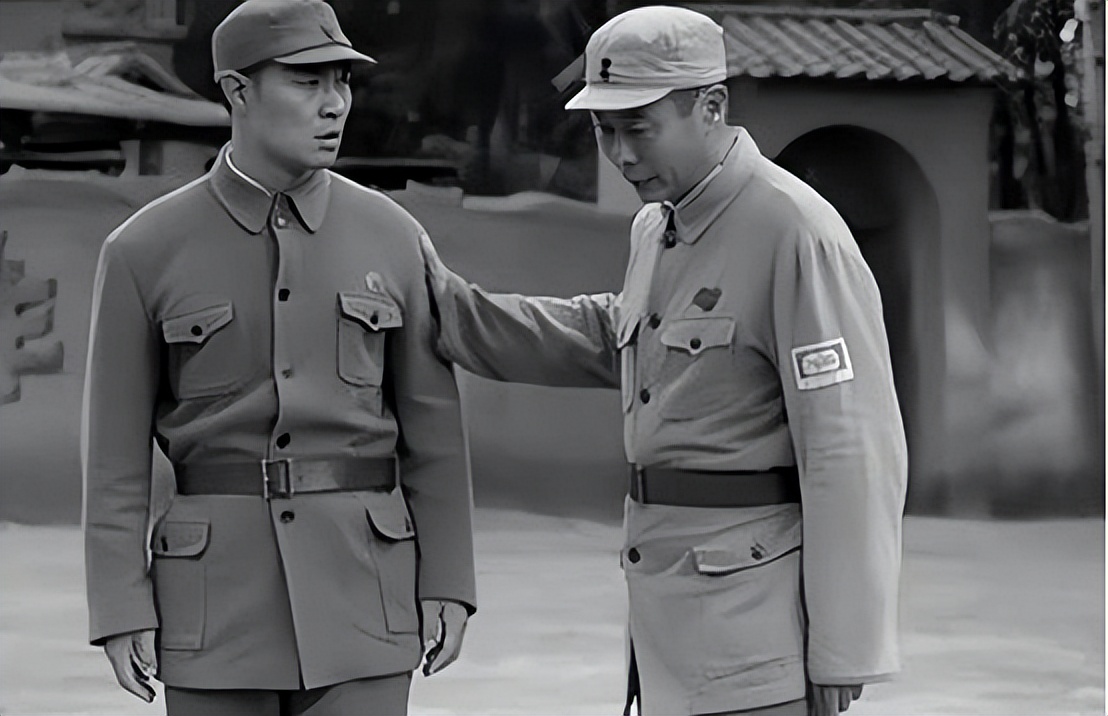 He has made outstanding achievements, and he has voluntarily demoted three times. In 1955, Luo ...