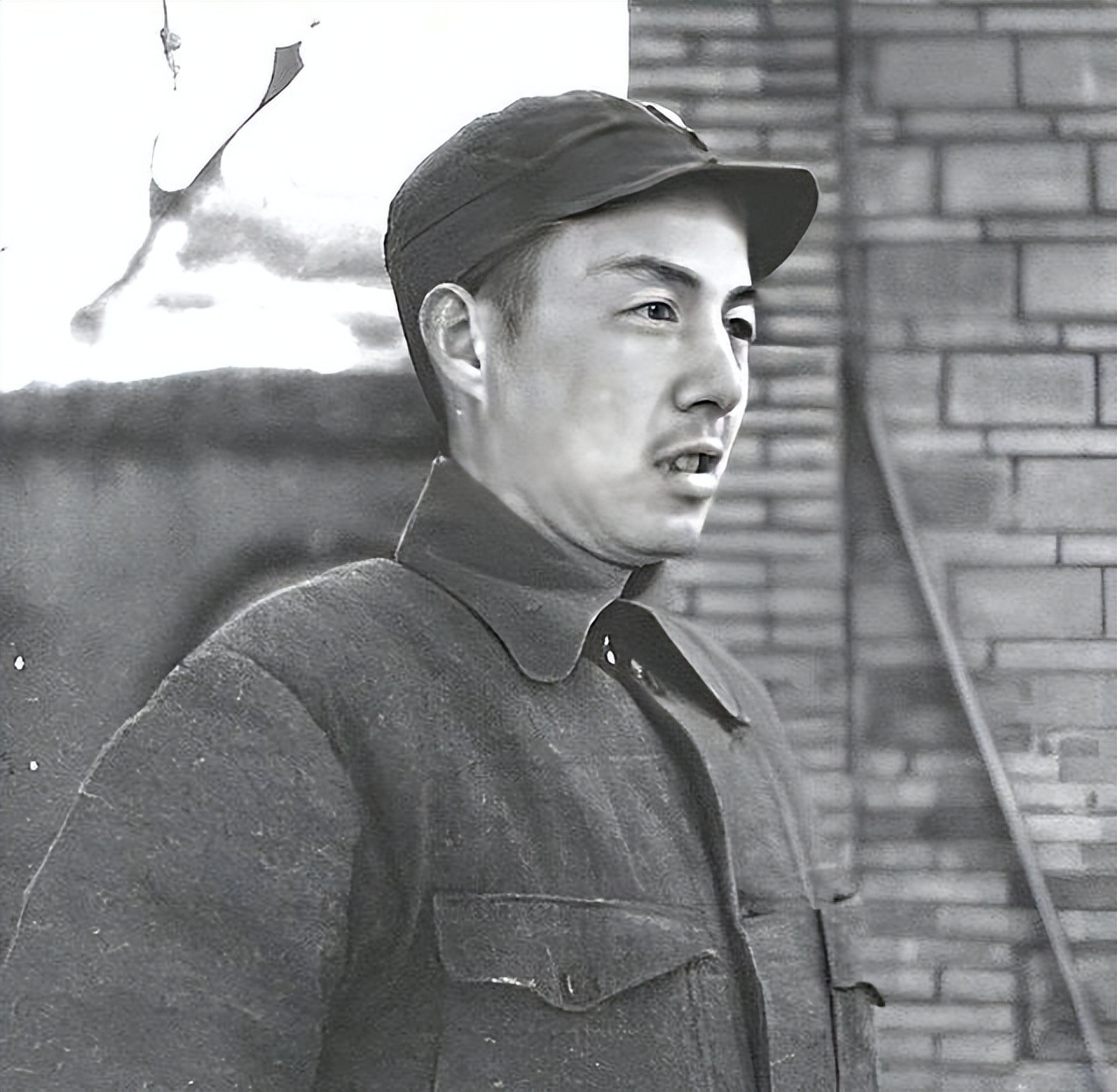 Admiral Su Zhenhua is an actor in the Chinese industrial troupe, but ...