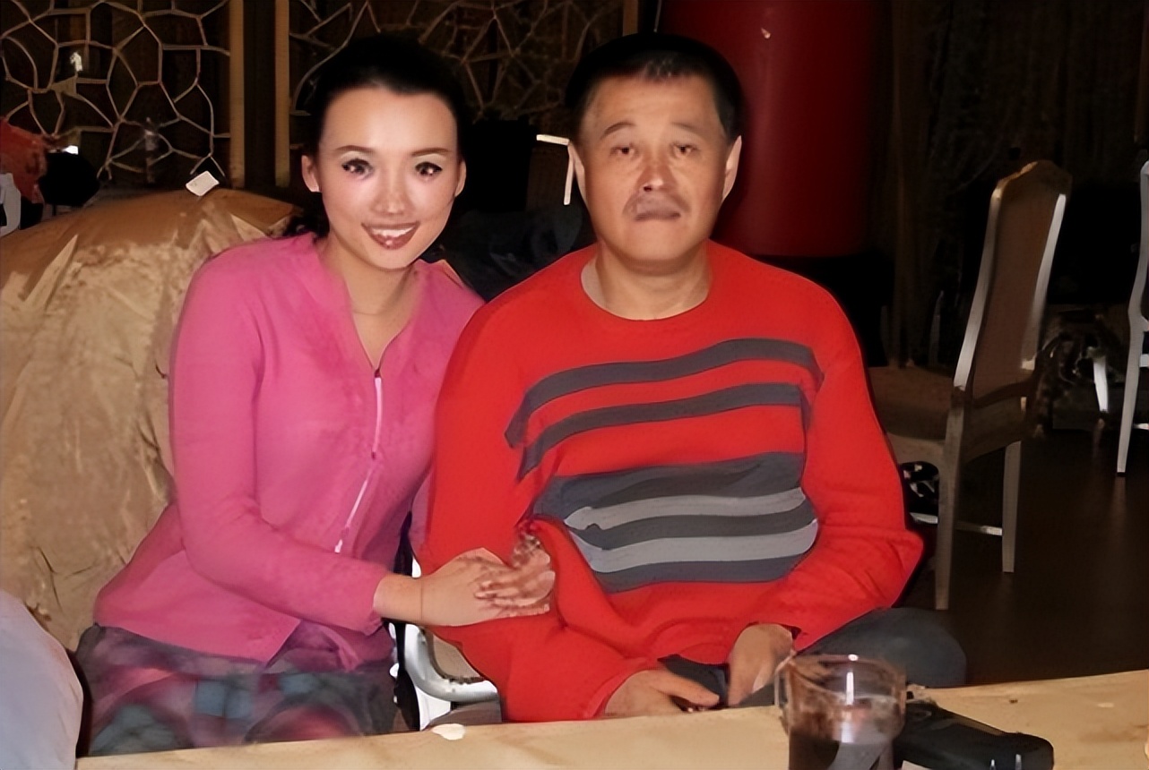 Old Zhao's apprentice "Xiangxiu" cried and complained that he spent ...