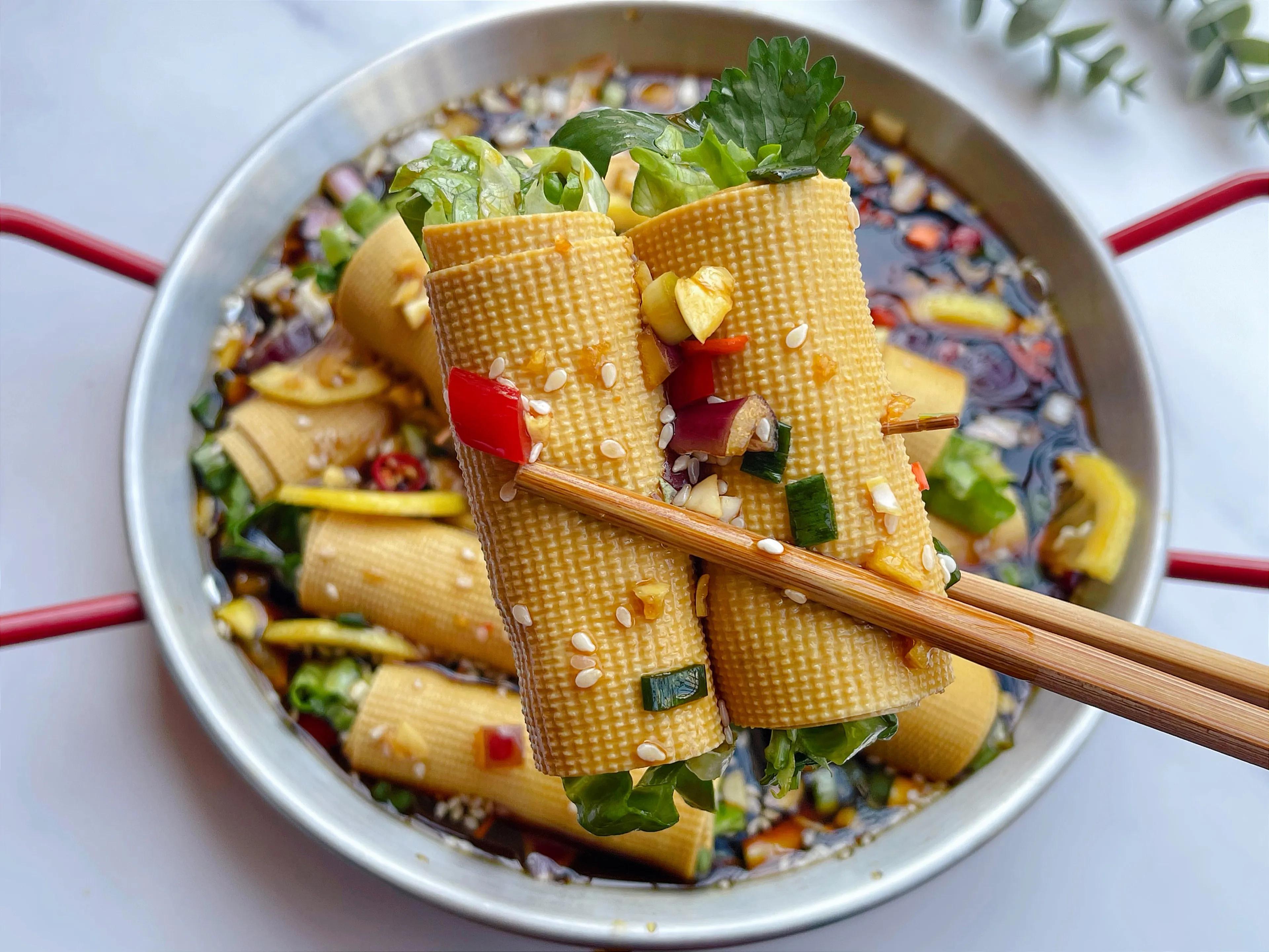 The cold bean curd rolls can still be so delicious!fresh and refreshing ...