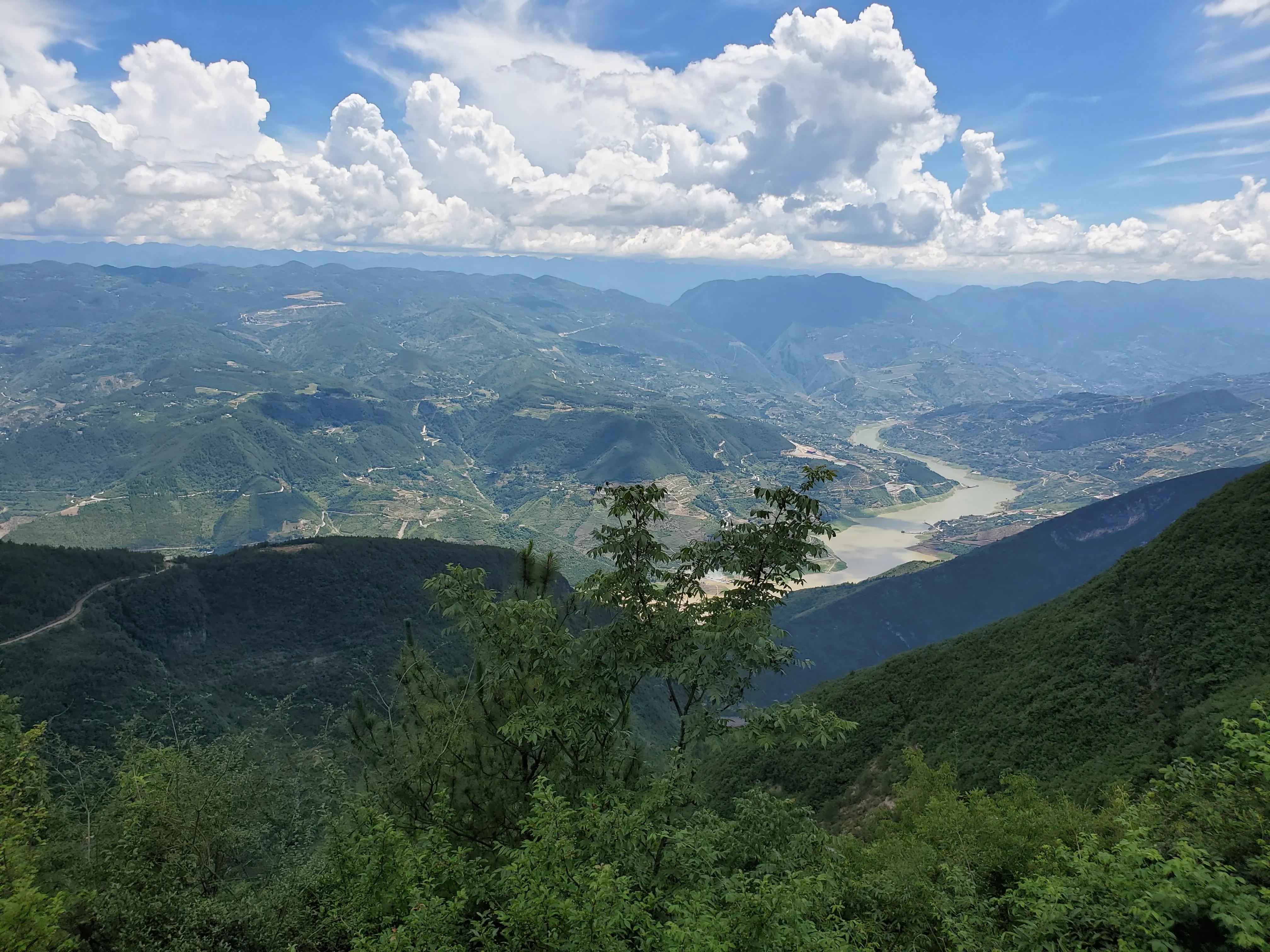 Fengjie Three Gorges Yunding, Yale, Yangtze River, Baiyun, Qingshan - iNEWS