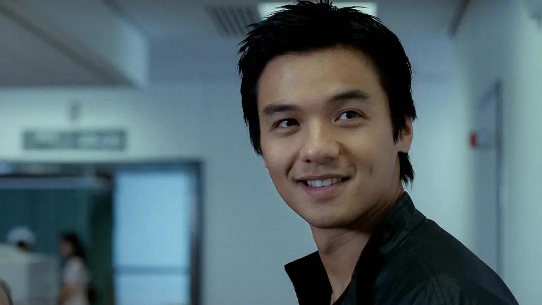 Nicholas Tse Fung Delun at the peak of his appearance, using ghost ...