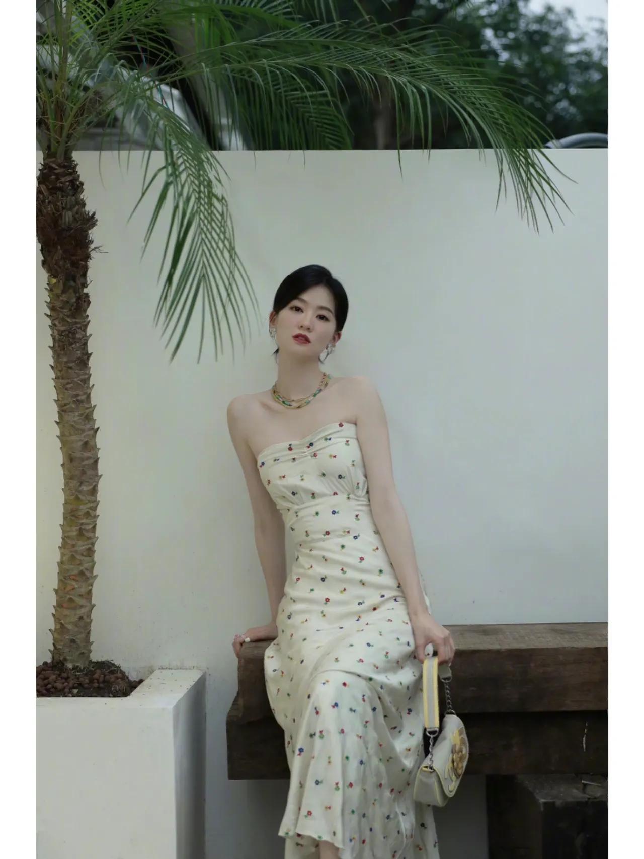 Stunning photo of Qiao Xin - iNEWS