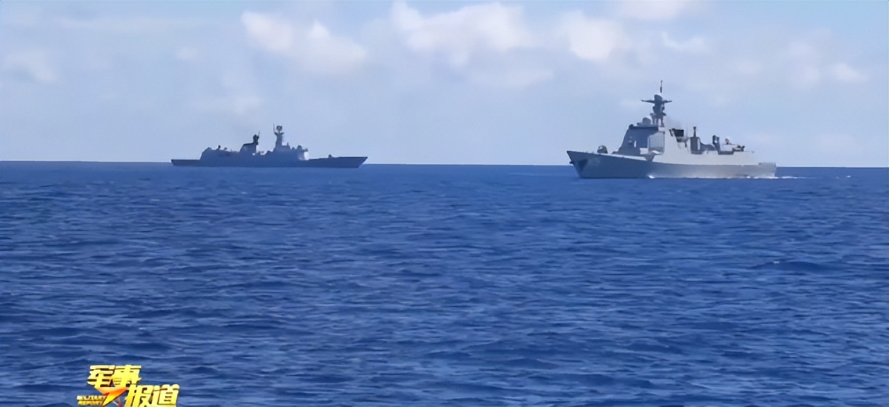 美軍准航母闖南海，解放軍052D雙艦上演火力秀，凌空打爆「敵」機 - 資訊咖