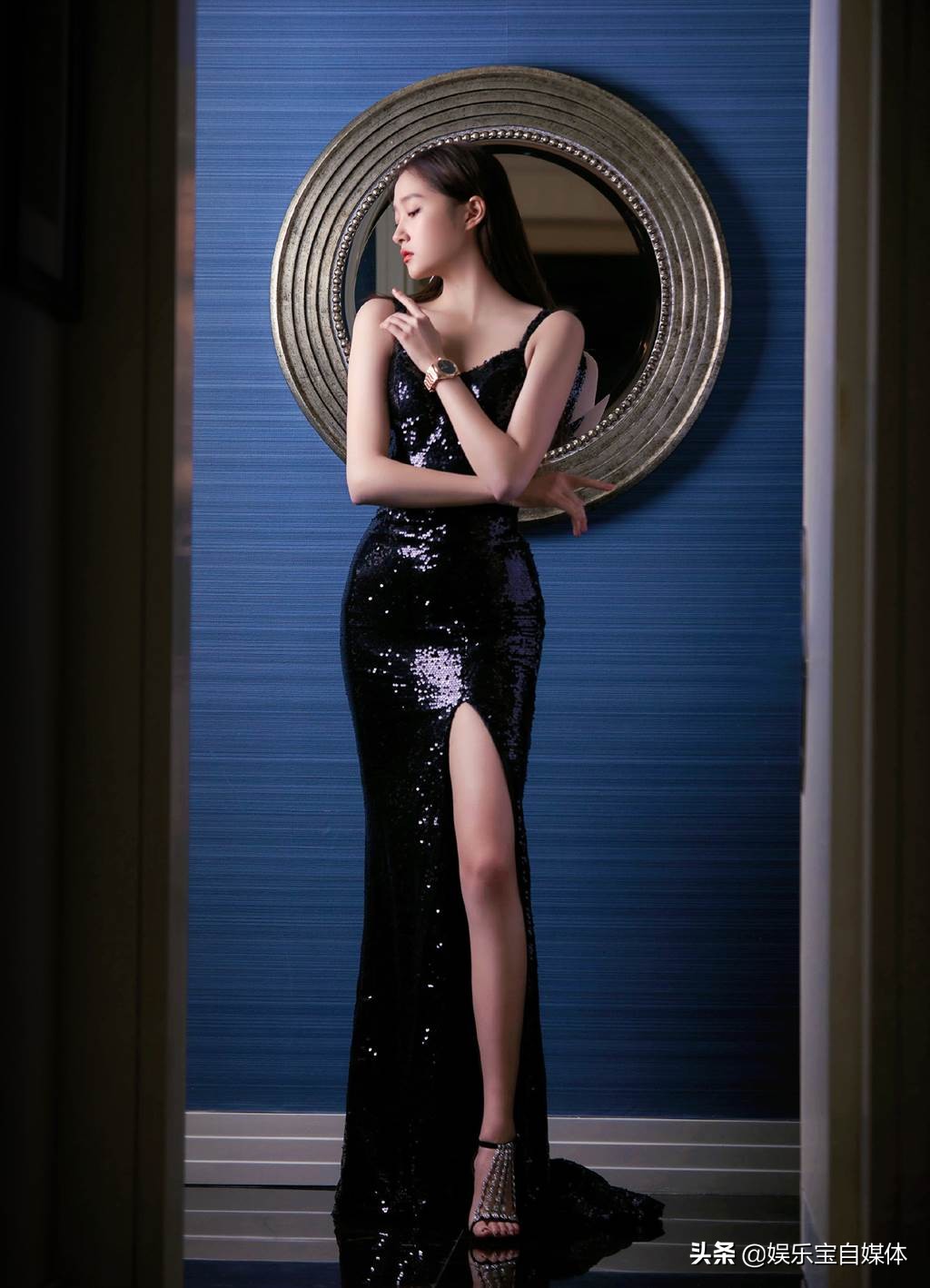 The most beautiful child star has grown up, Guan Xiaotong wears a high ...