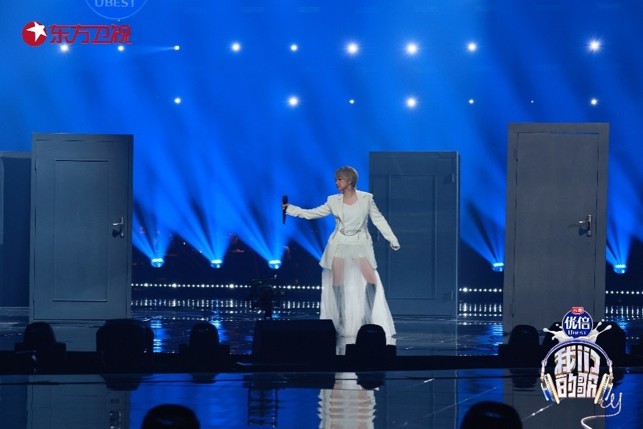 Zhan Wenting and Zhang Wei perform the rock version of "Suddenly", "Our ...