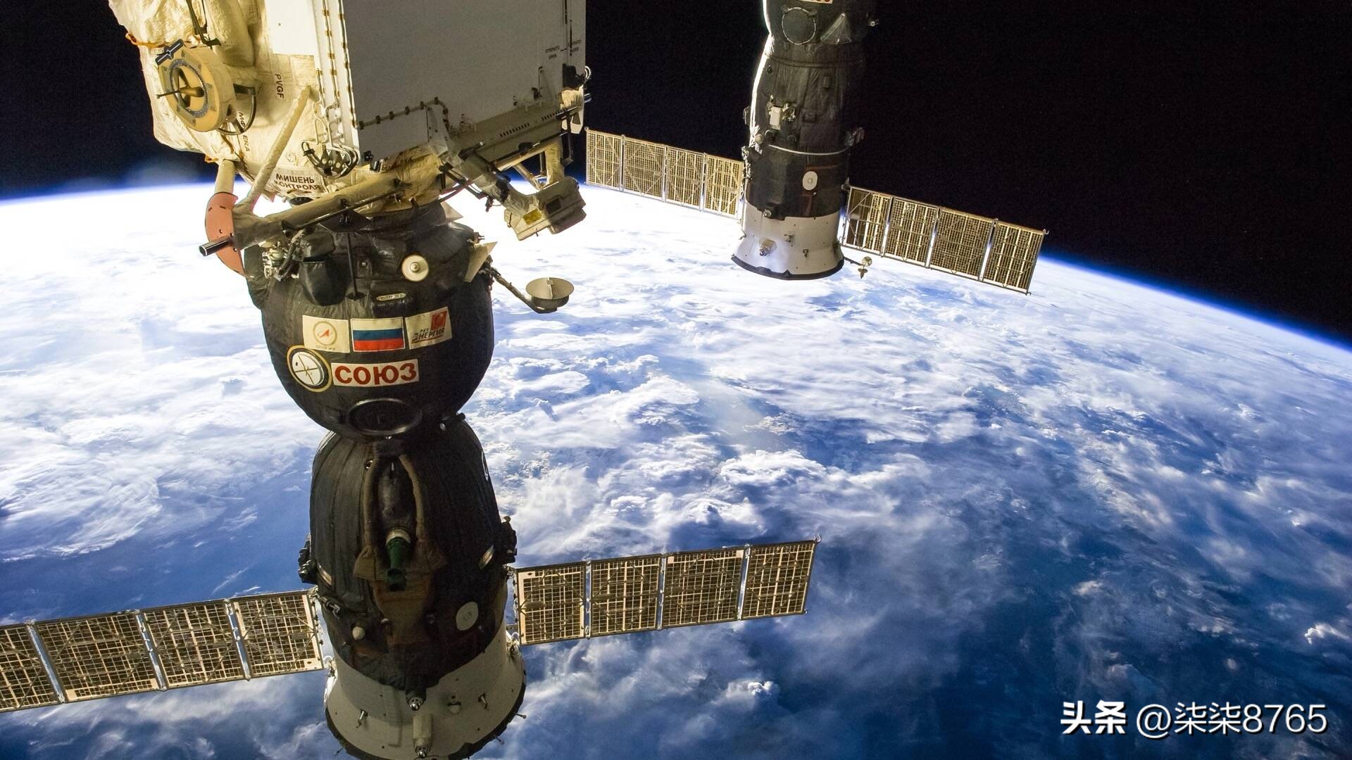 Space overlooking the earth 3K dynamic desktop wallpaper Apple mac ...