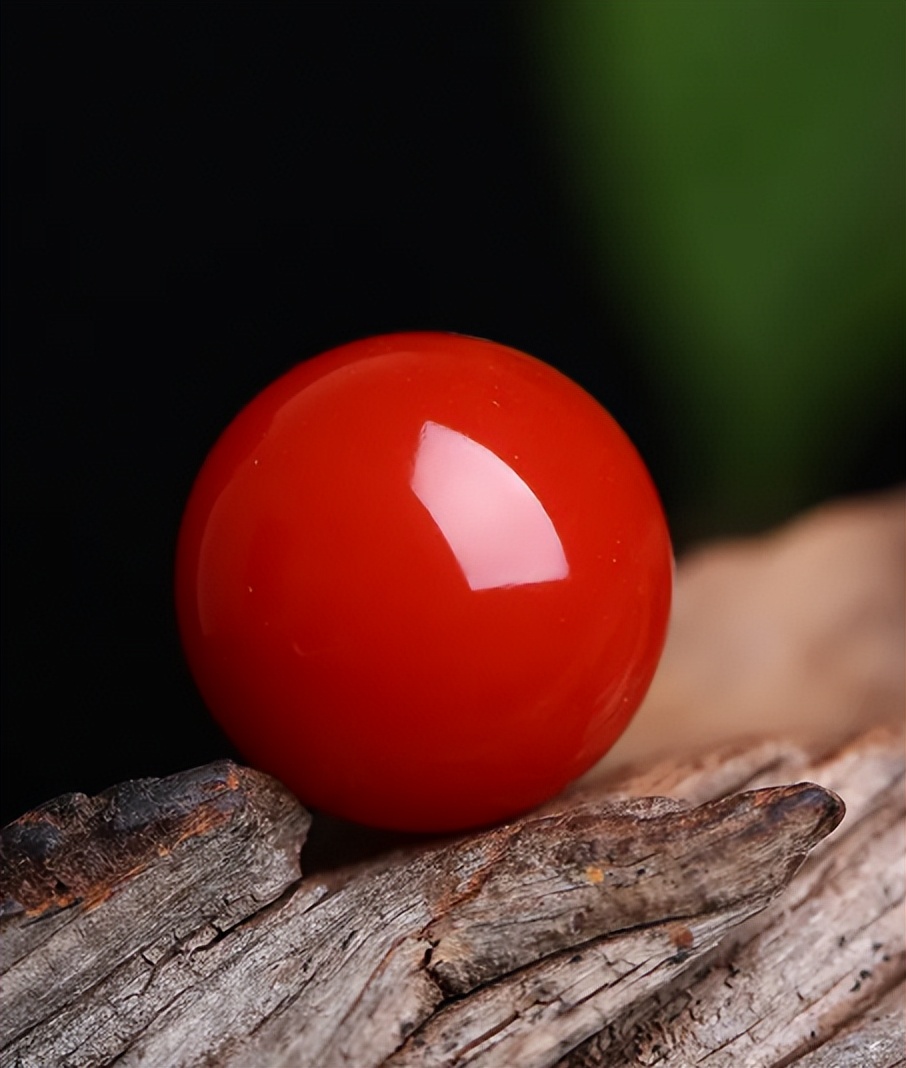 This gem is like fruit candy, can't help but want to take a bite - iNEWS