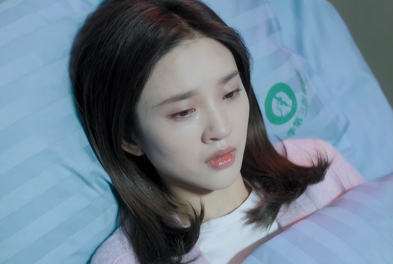 Shaking his head and shaking his head all the way, with a ferocious ...