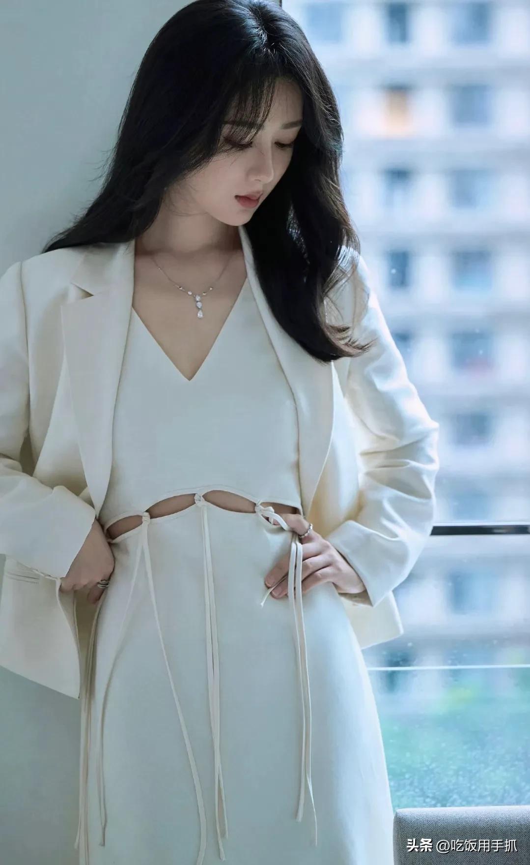 Yang Zi: Successfully transformed from a child star into a goddess - iMedia