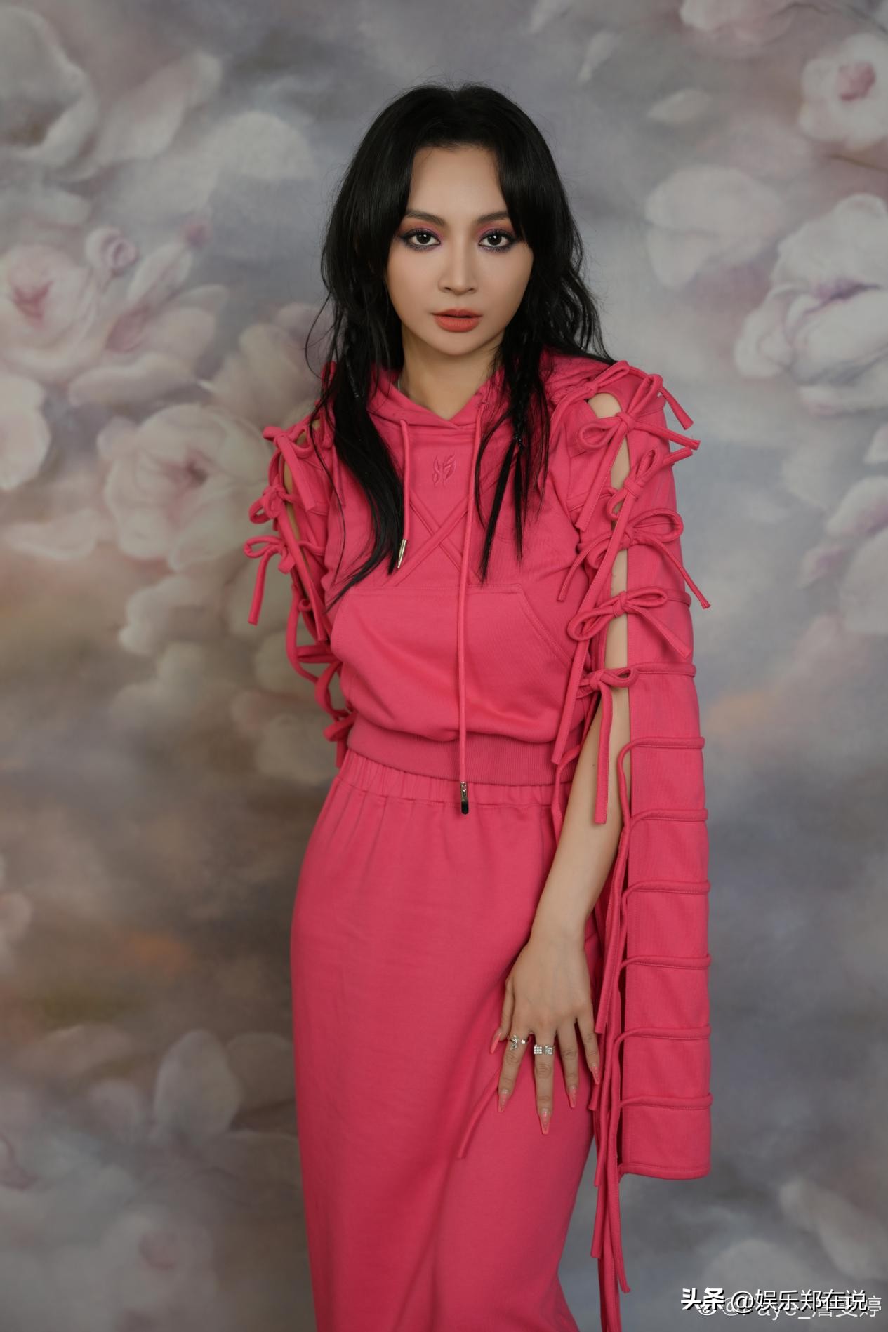 Zhan Wenting sang a cappella while eating hot pot, and sang golden ...